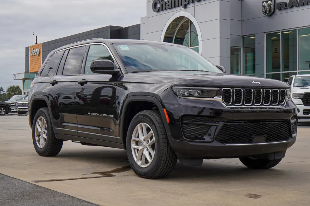New 2024 Jeep Grand Cherokee Laredo X | STK# 640039 | Champion Chrysler ...