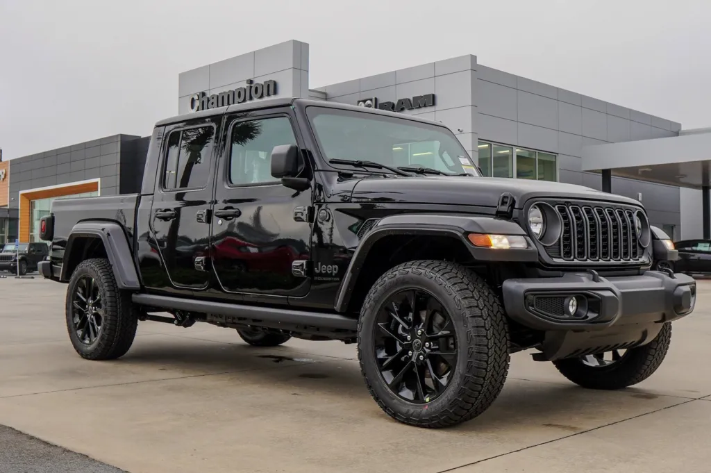 New 2025 Jeep Gladiator Nighthawk | STK# 650247 | Champion Chrysler ...