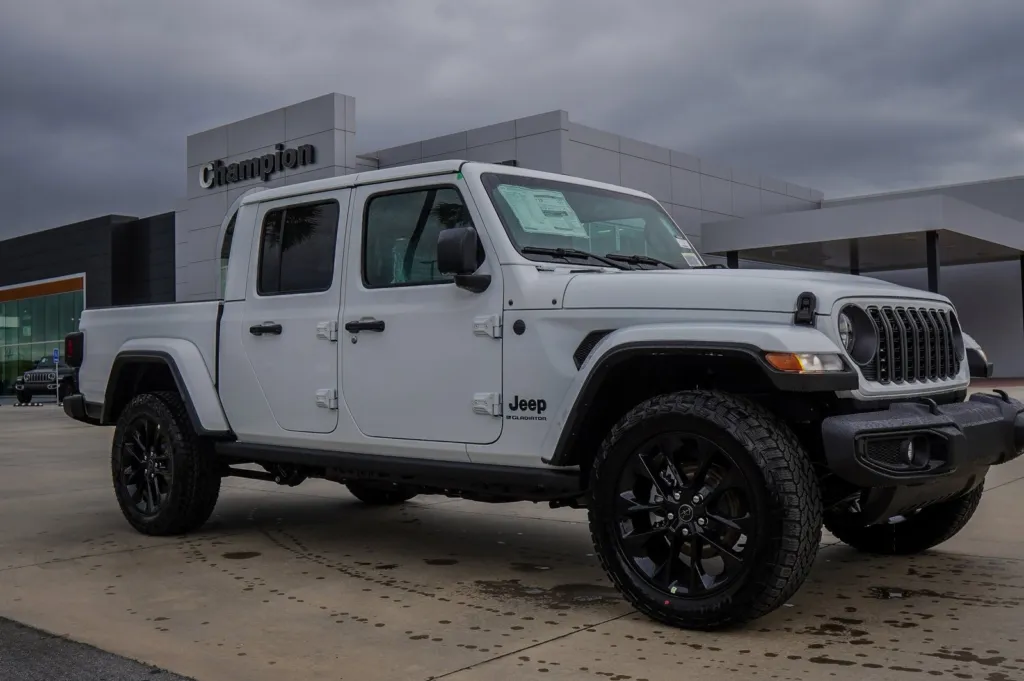 New 2025 Jeep Gladiator Nighthawk | STK# 650249 | Champion Chrysler ...