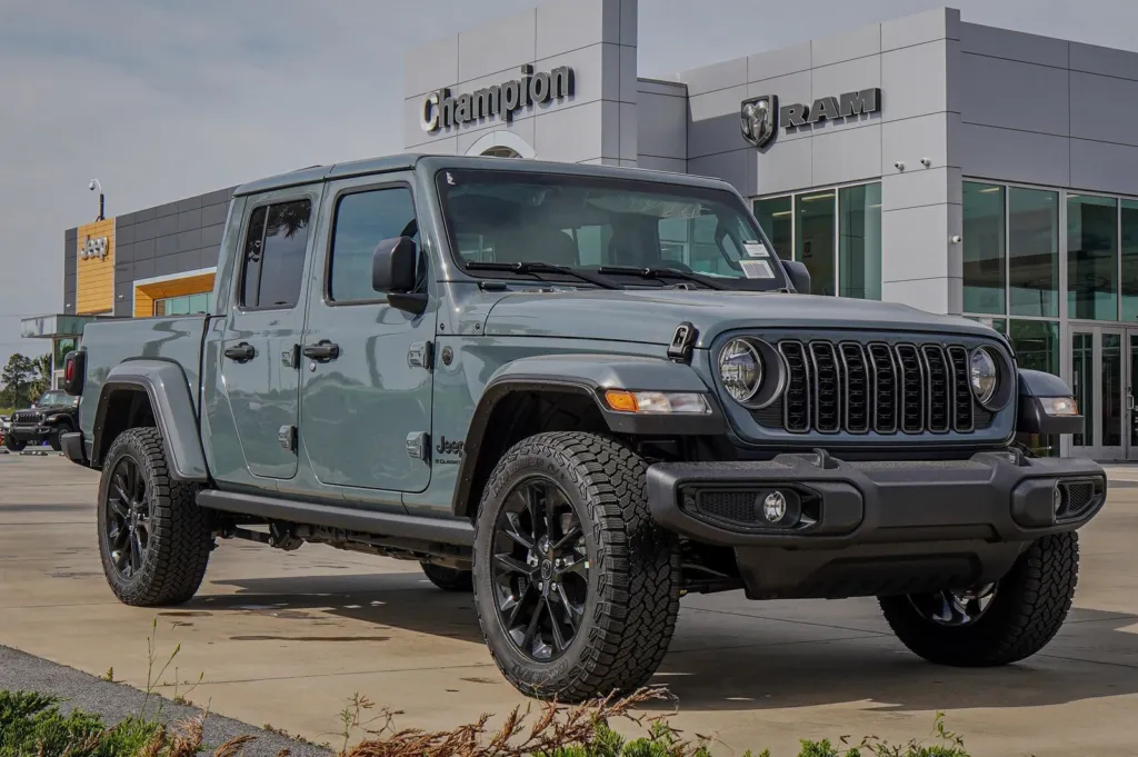 New 2025 Jeep Gladiator Nighthawk | STK# 650252 | Champion Chrysler ...