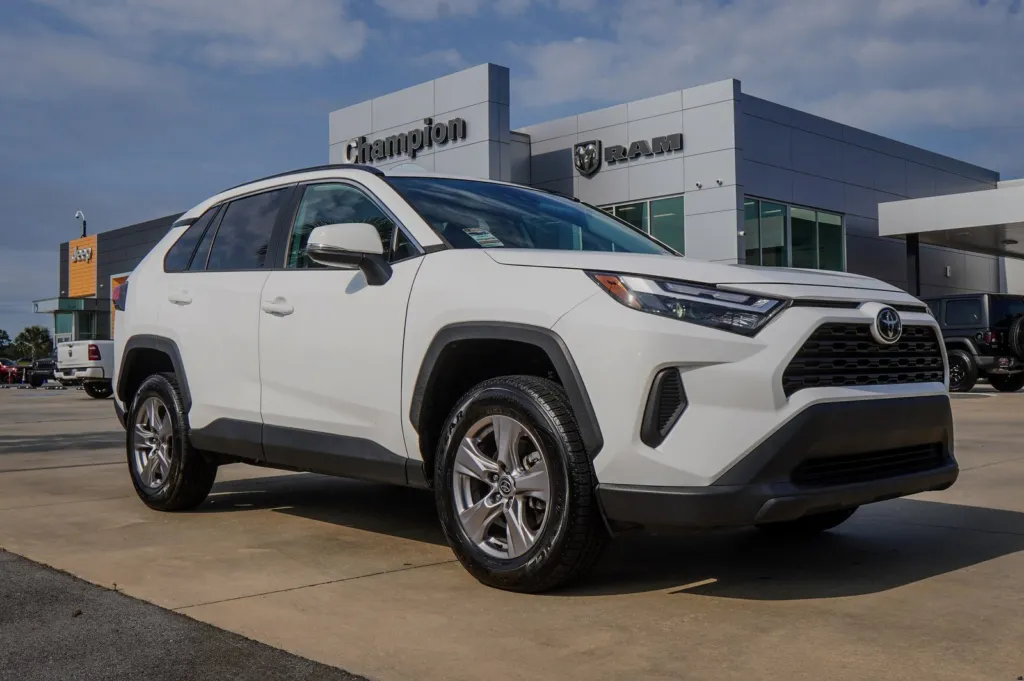 Used 2022 Toyota RAV4 XLE | STK# 650055A | Champion Chrysler Dodge Jeep ...
