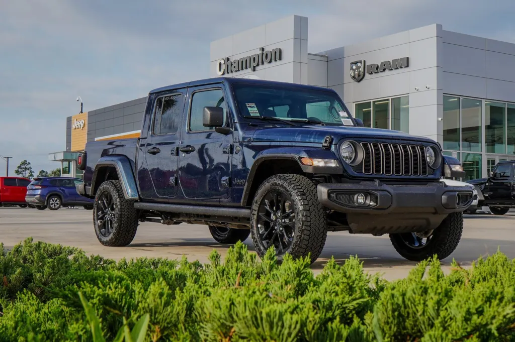 New 2025 Jeep Gladiator Nighthawk | STK# 650232 | Champion Chrysler ...