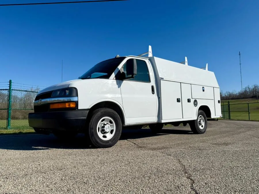 Used 2017 Chevrolet G3500 Express Commercial Cutaway G3500 Van 139" for ...