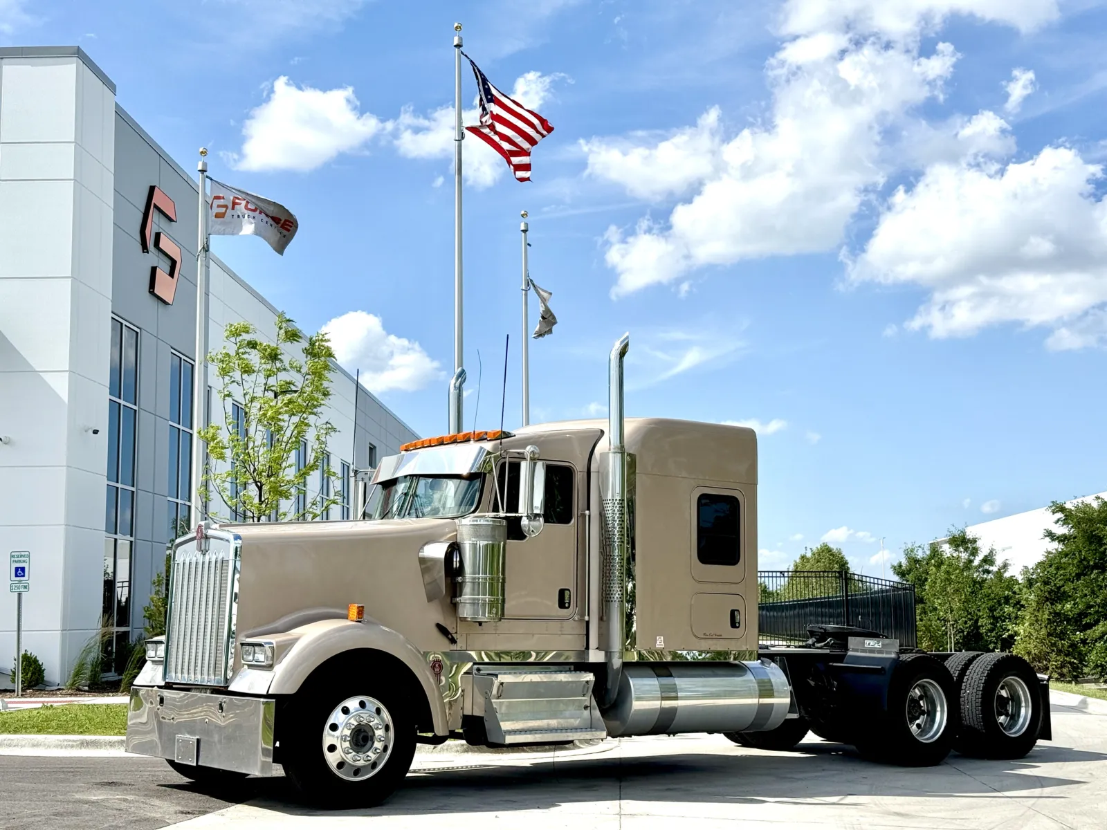 Used 2016 KENWORTH W900 for sale in New Lenox, IL at Forge Truck ...