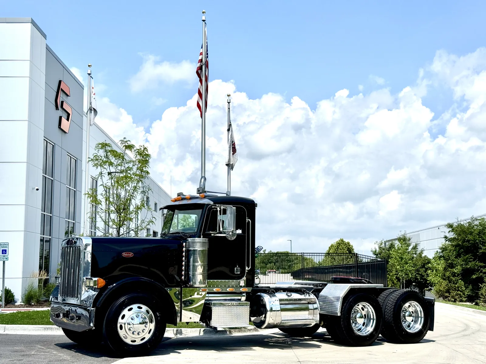 Used 2004 PETERBILT 379 for sale in New Lenox, IL at Forge Truck ...