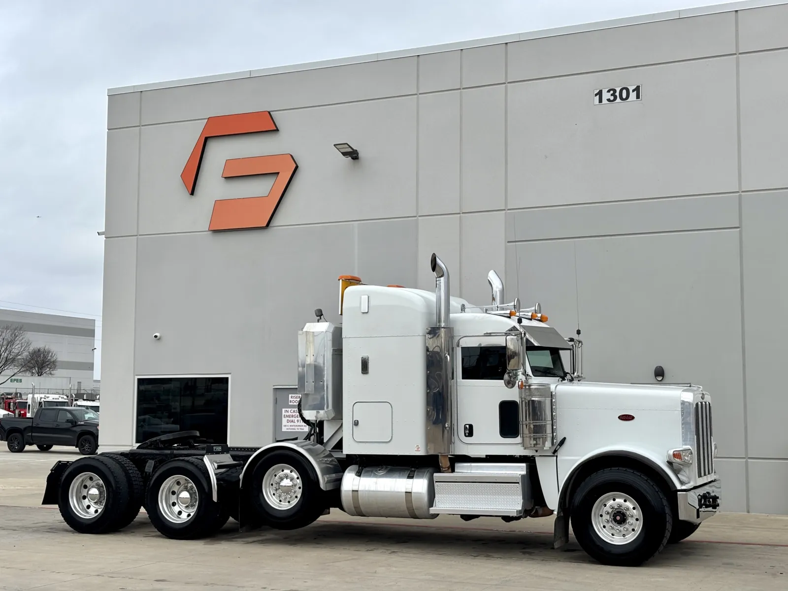 Used 2018 PETERBILT 389 for sale in Hutchins, TX at Forge Truck Centers ...