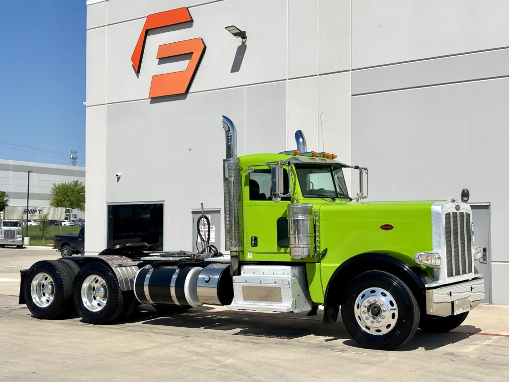 Used 2013 PETERBILT 389 for sale in Hutchins, TX at Forge Truck Centers ...