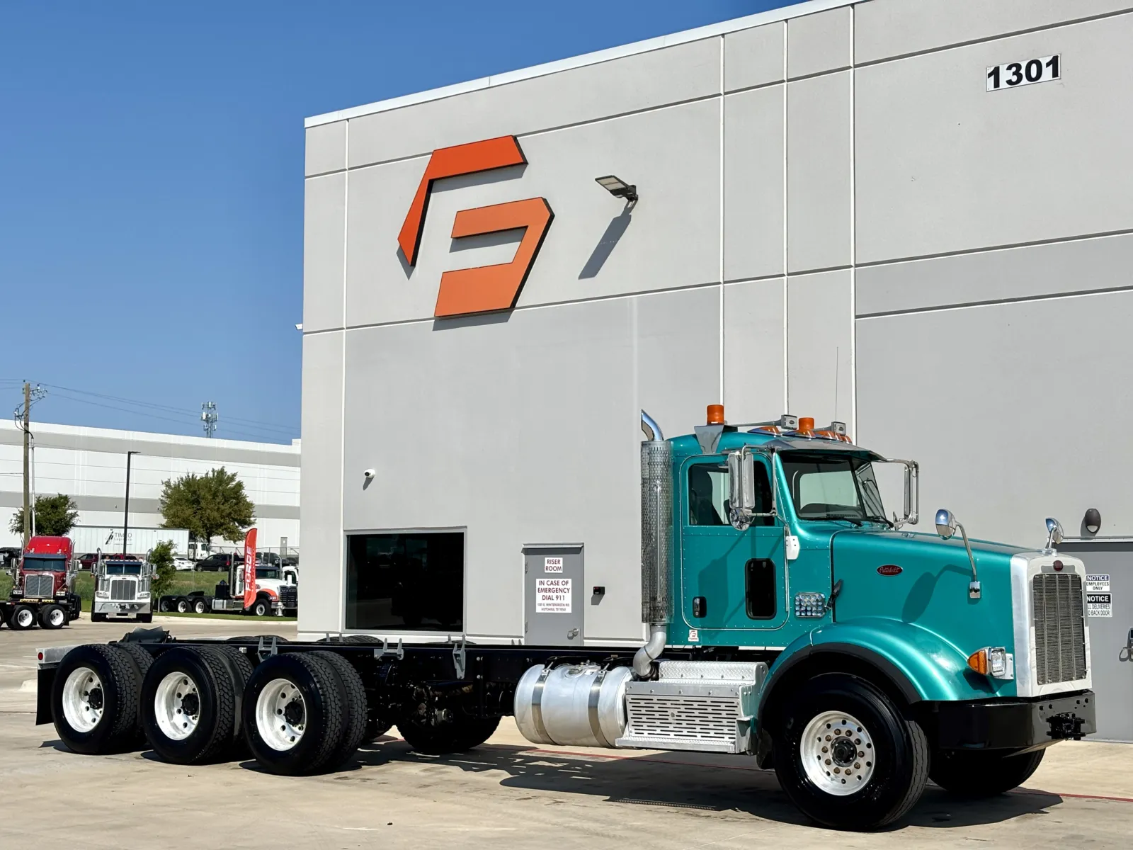 Used 2014 PETERBILT 365 for sale in Hutchins, TX at Forge Truck Centers ...