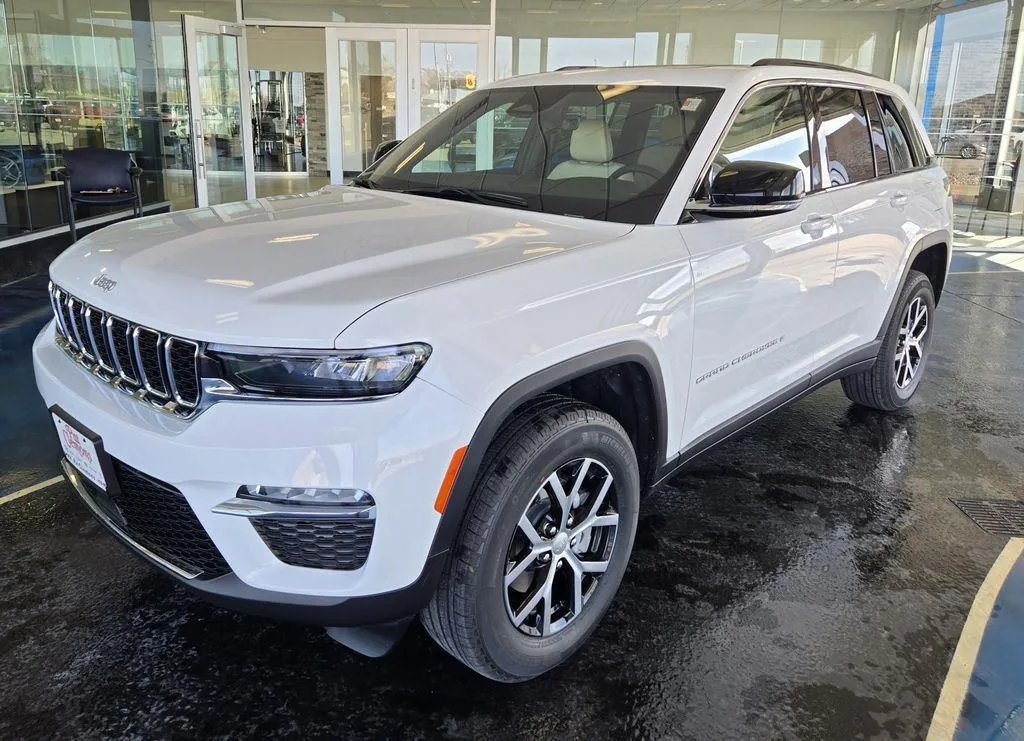 2025 Jeep Grand Cherokee Limited for sale in Boone, IA at Pat Clemons ...