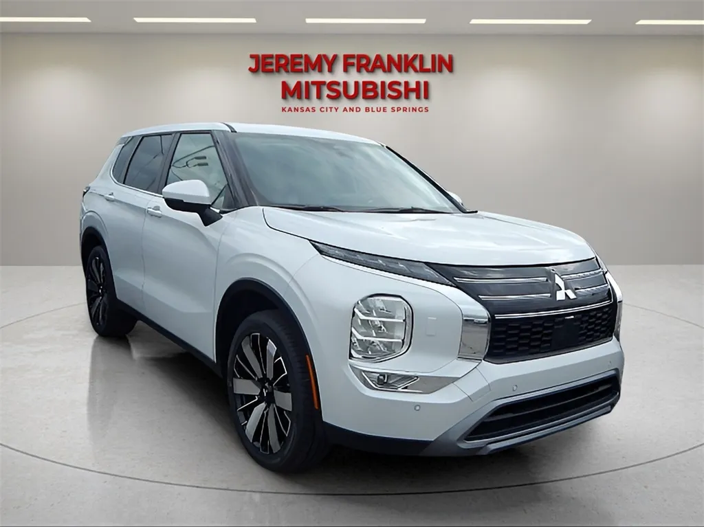 2025 Mitsubishi Outlander SE for sale in Kansas City, MO at Jeremy ...