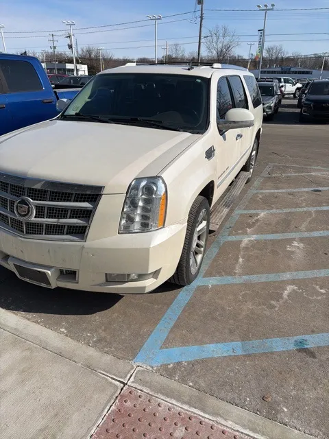 Used 2013 Cadillac Escalade ESV Platinum Edition for sale in Davison ...