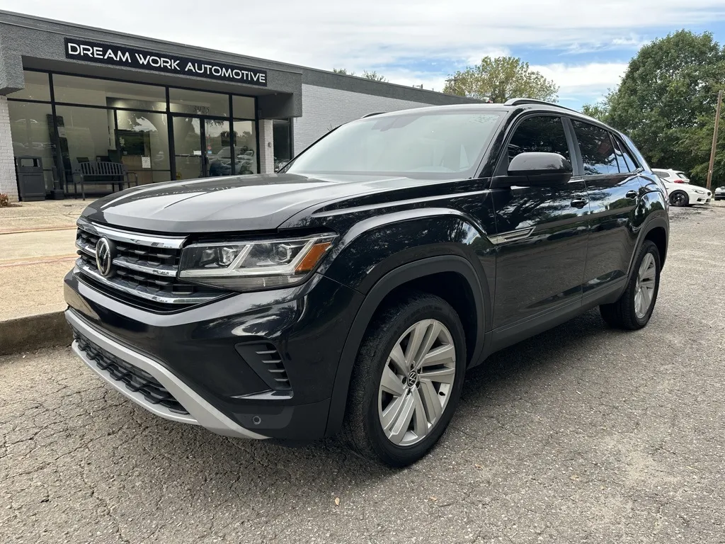Used 2020 Volkswagen Atlas Cross Sport 3.6L V6 SE w/Technology R-Line ...