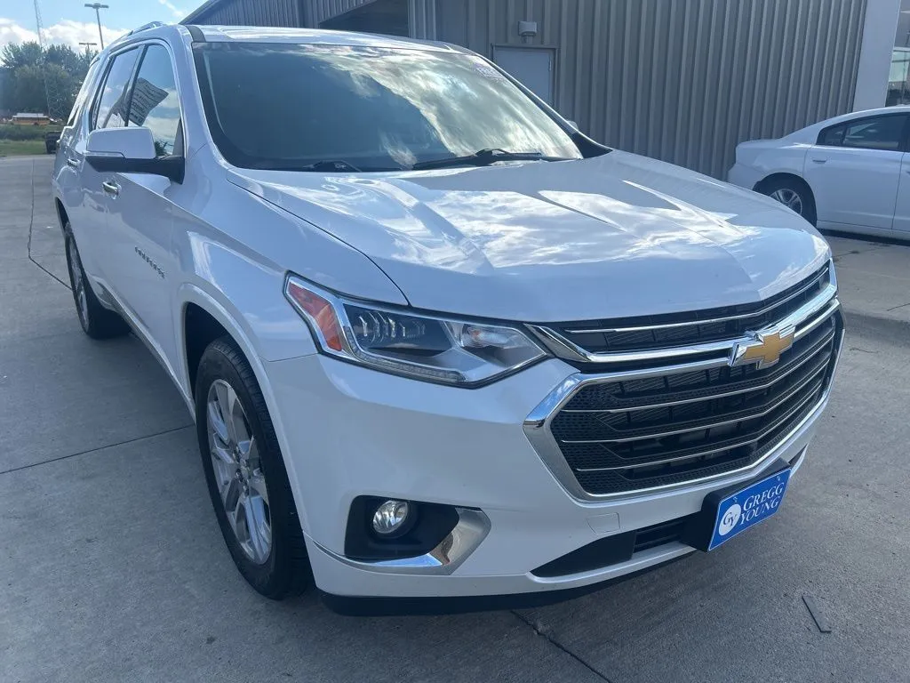 Used 2021 Chevrolet Traverse Premier for sale in Newton, IA at Gregg ...