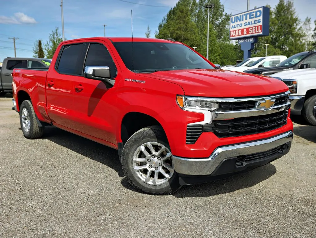Used 2022 Chevrolet Silverado 1500 Crew Cab LT Pickup 4D 6 1/2 ft for ...