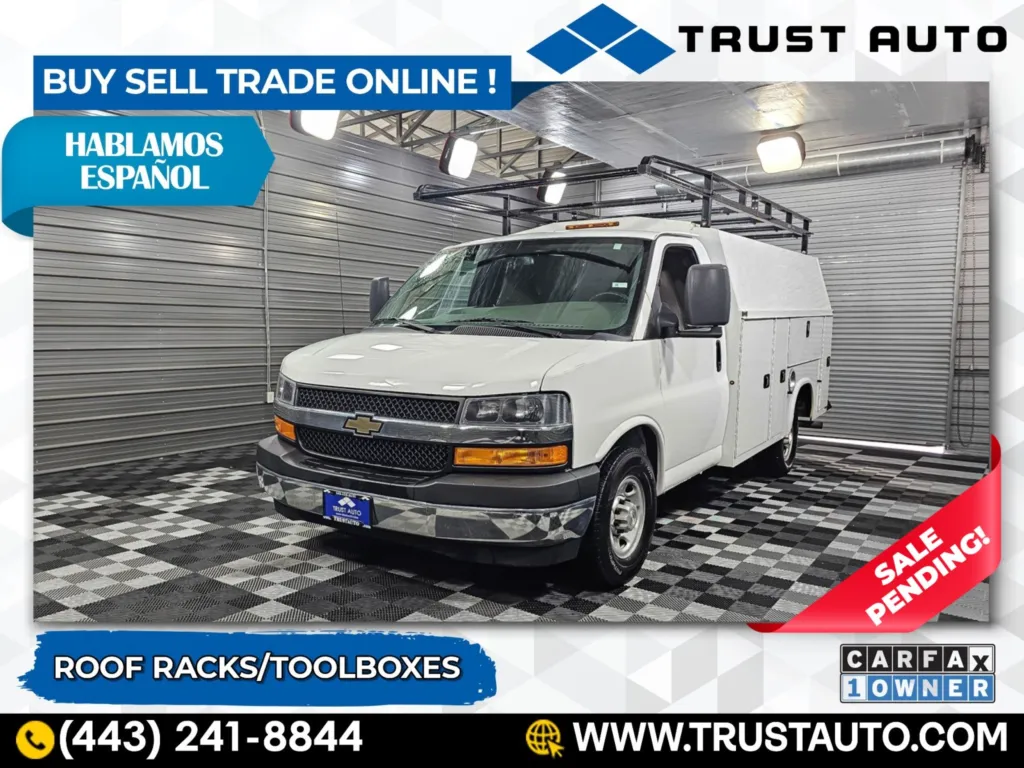 Used 2019 Chevrolet Express 3500 Cutaway 139''WB 10FT Box Commercial ...