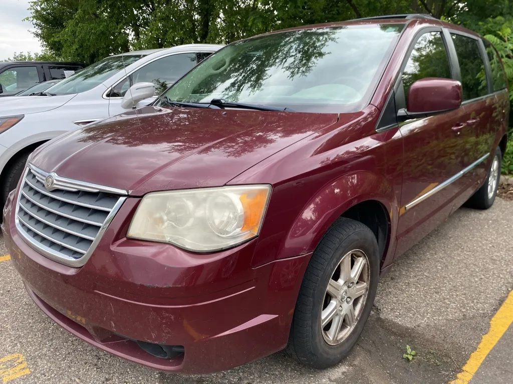 Used 2009 Chrysler Town & Country Touring for sale in Wixom, MI at ...