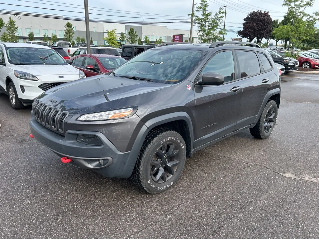 Used 2016 Jeep Cherokee Trailhawk for sale in Wixom, MI at Wixom Motors ...