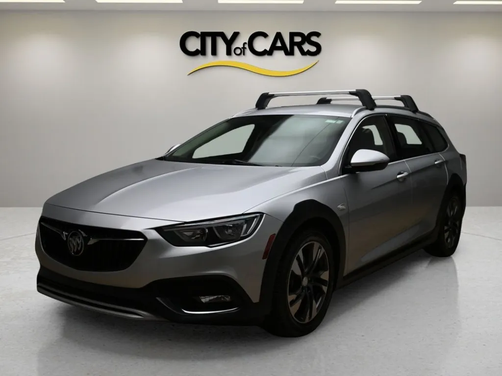 Used 2020 Buick Regal TourX Essence for sale in Troy, MI at City of ...