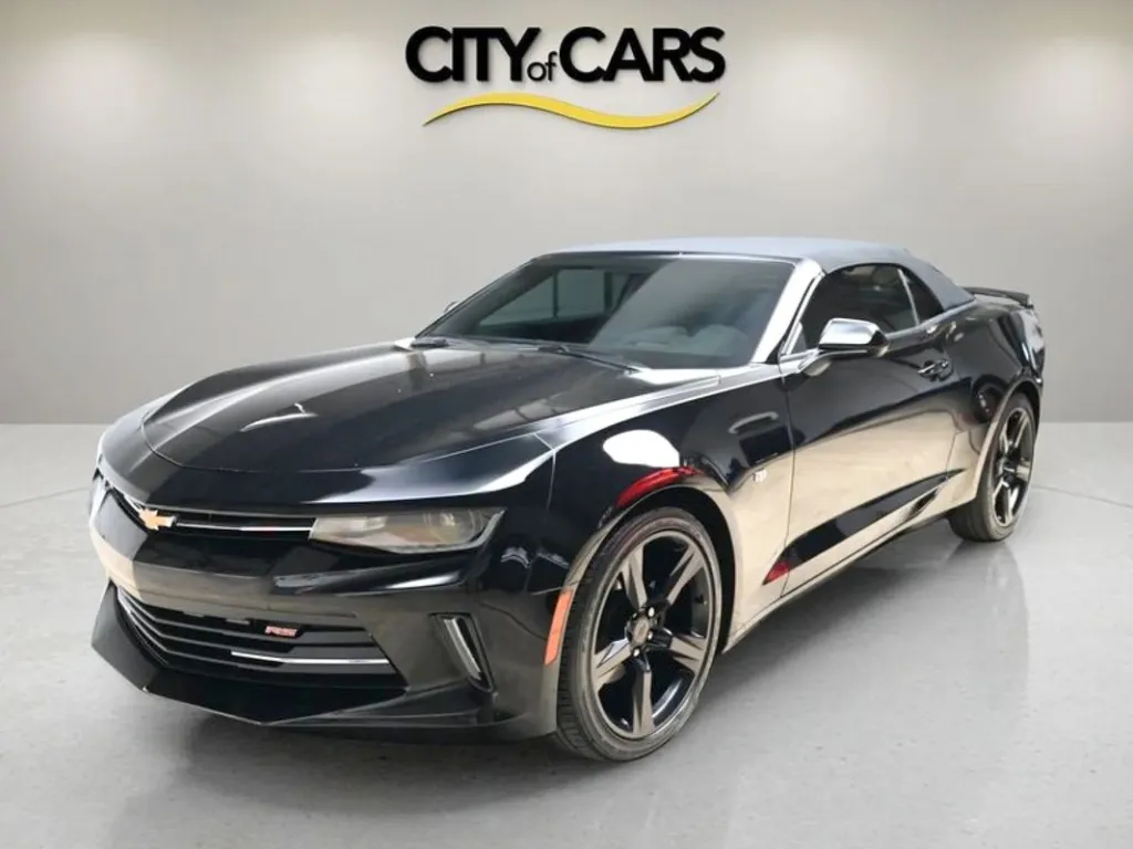 Used 2018 Chevrolet Camaro LT for sale in Troy, MI | VIN: 1G1FD3DS2J0175162