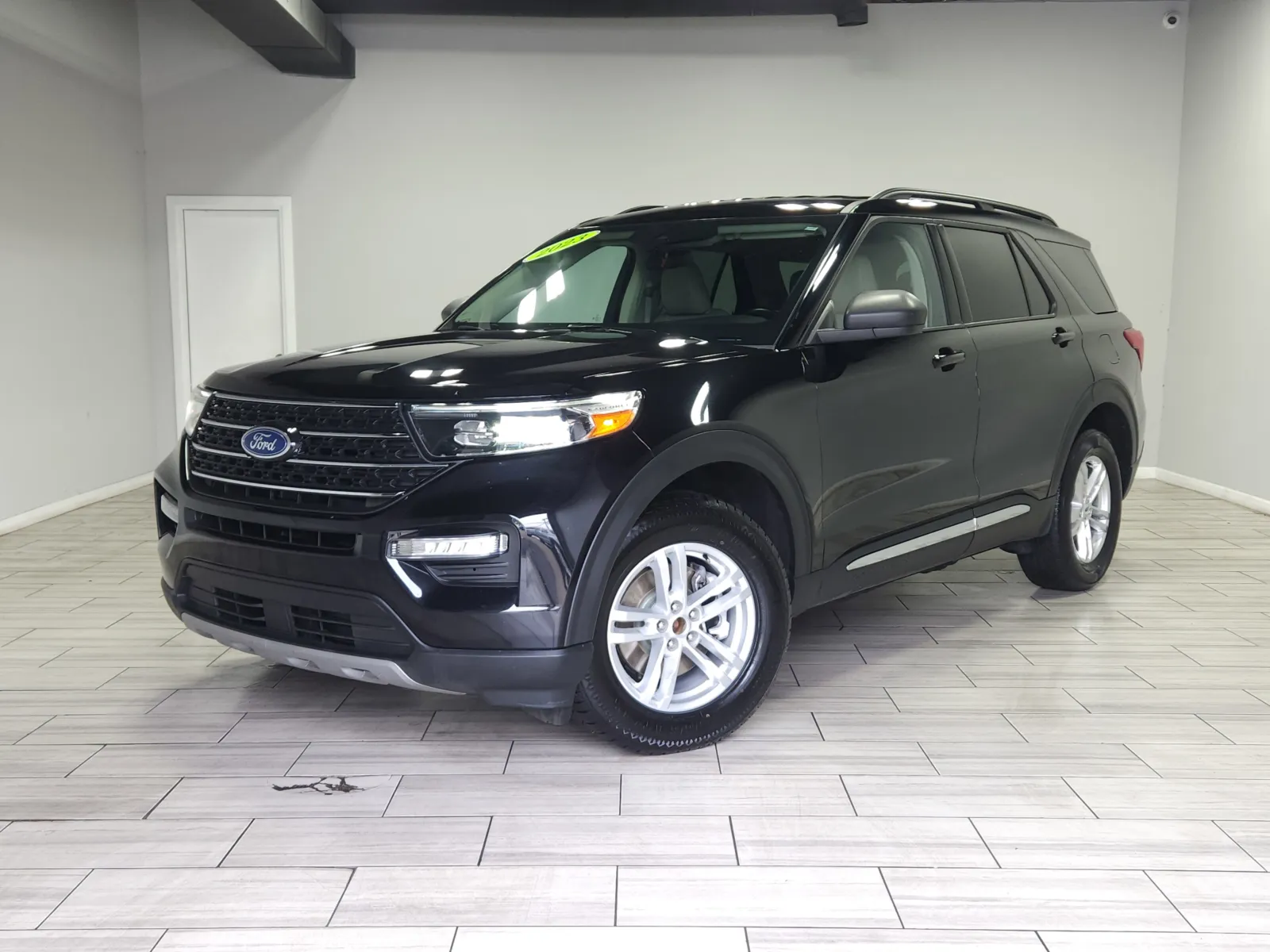 Used 2023 Ford Explorer XLT for sale in Cinnaminson, NJ at Majestic ...