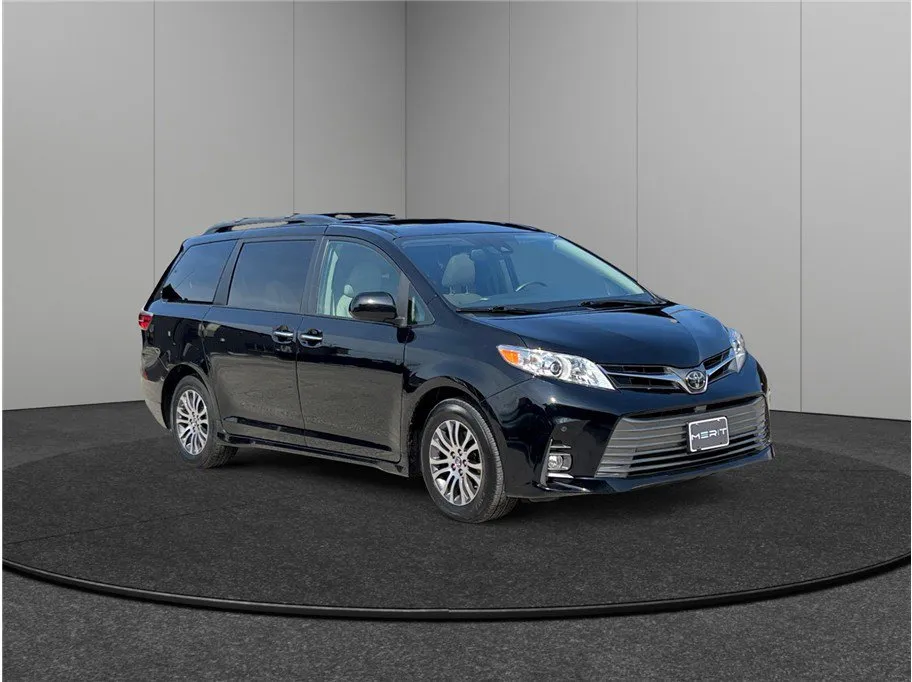 2020 Toyota Sienna Xle