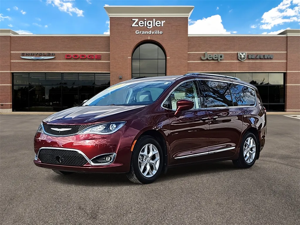 Used 2017 Chrysler Pacifica Touring L Plus for sale in Grandville, MI ...