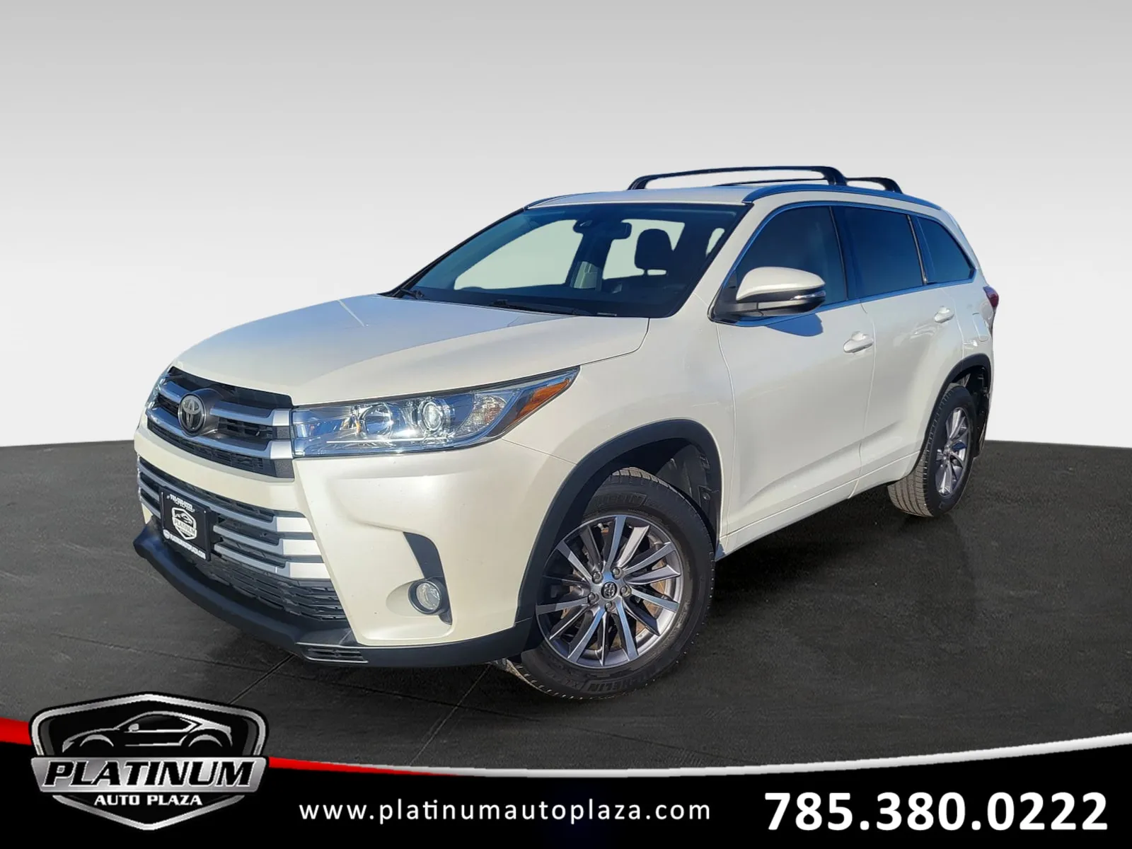 Used 2018 Toyota Highlander XLE for sale in Topeka, KS at Platinum Auto ...