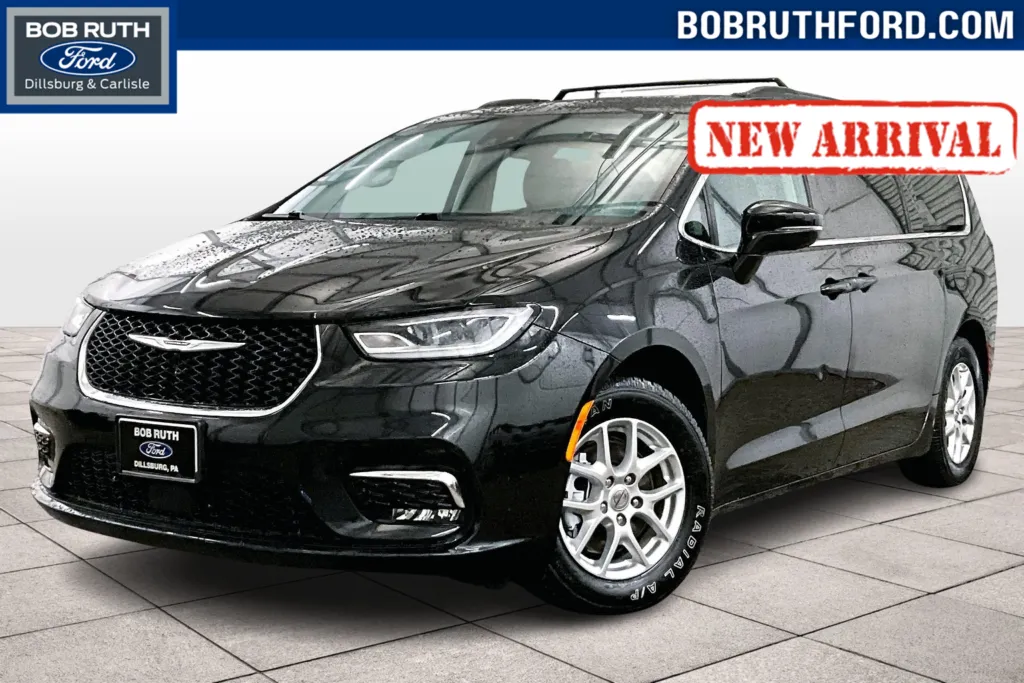 Used 2022 Chrysler Pacifica Touring L for sale in Dillsburg, PA at Bob ...