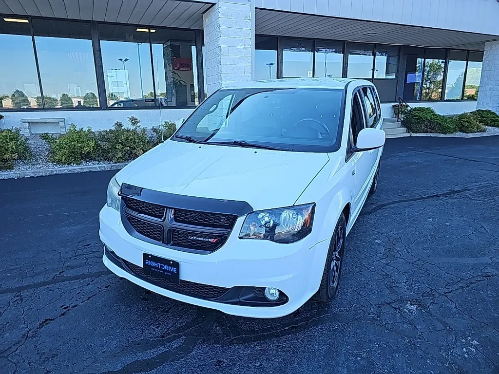 Used 2014 Dodge Grand Caravan SXT for sale in Muncie, IN at RightDrive ...