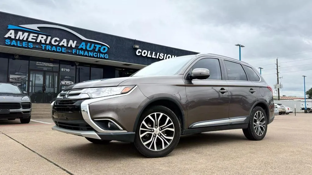 Used 2017 Mitsubishi Outlander SE Sport Utility 4D for sale in Houston ...