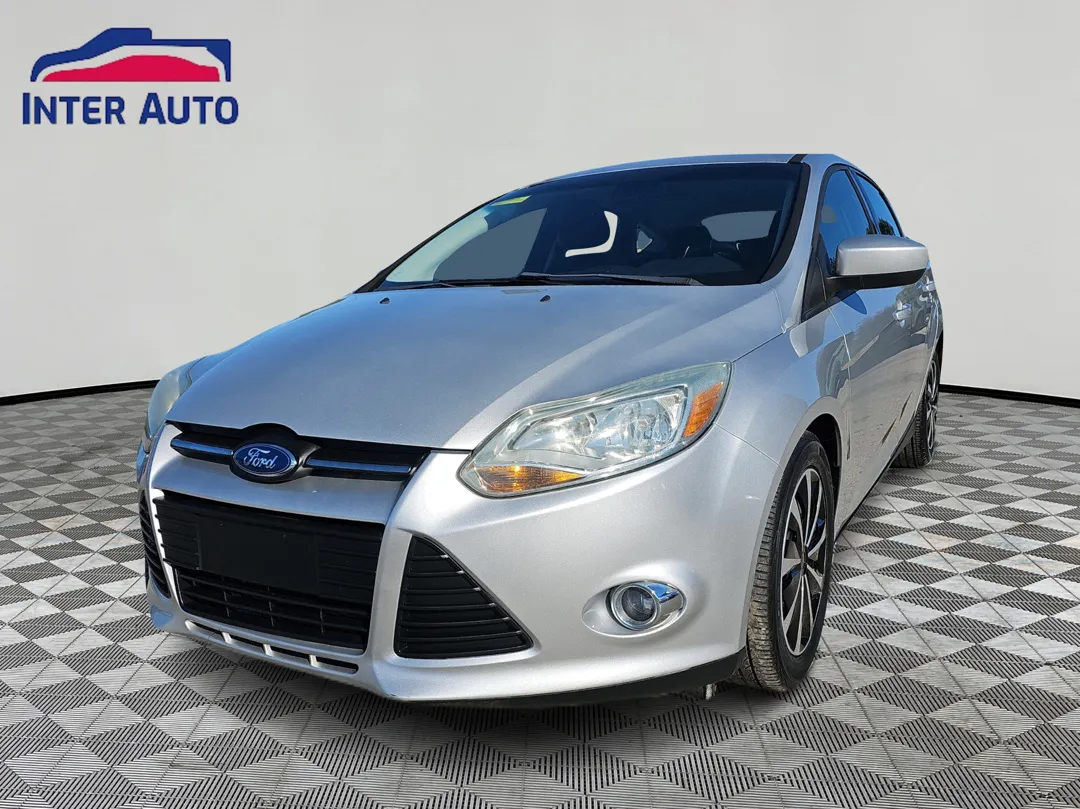 Ford Focus Se Hatchback 2012