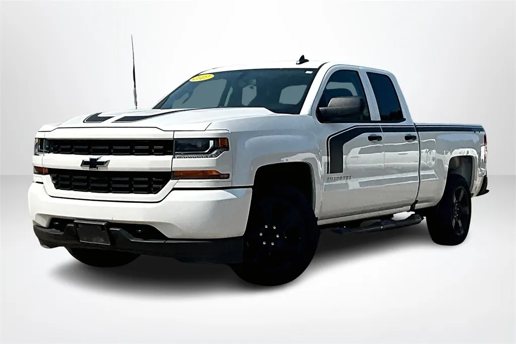 Used 2017 Chevrolet Silverado 1500 Custom for sale in Spring Lake, MI ...