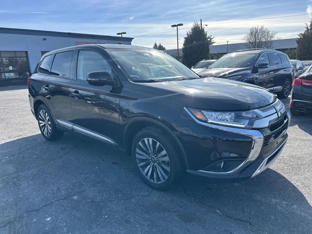 Used 2020 Mitsubishi Outlander SE for sale in Berlin, NJ at Bridge Auto ...
