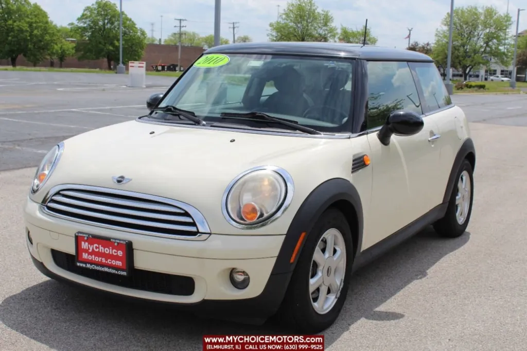 Used 2010 MINI Cooper Hardtop Base 2dr Hatchback for sale in Elmhurst ...