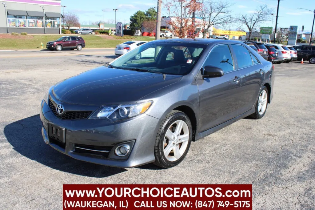 Used 2014 Toyota Camry SE 4dr Sedan for sale in Waukegan, IL at Your ...