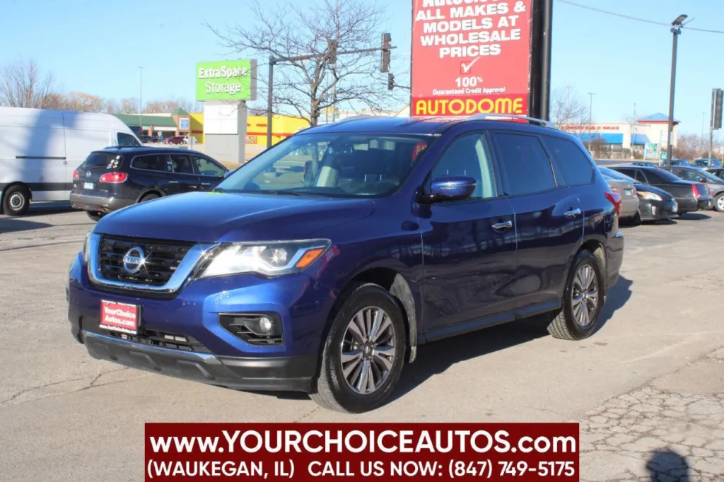 Used 2017 Nissan Pathfinder SV for sale in Waukegan, IL at Your Choice ...