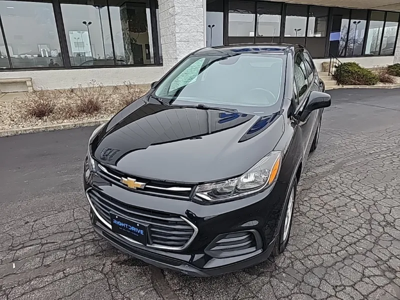 Used 2020 Chevrolet Trax LS for sale in Muncie, IN | VIN: KL7CJKSB5LB043744