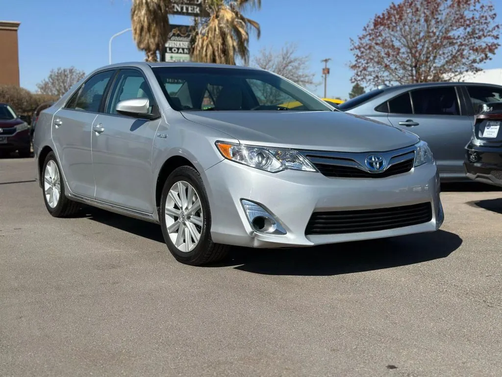 Toyota Camry Le Hybrid 2012