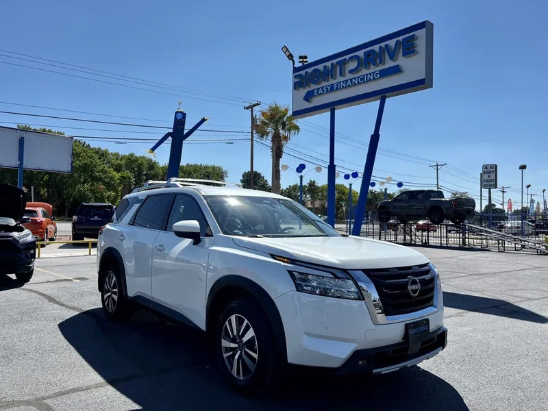 Used 2023 Nissan Pathfinder SL for sale in El Paso, TX at RightDrive ...