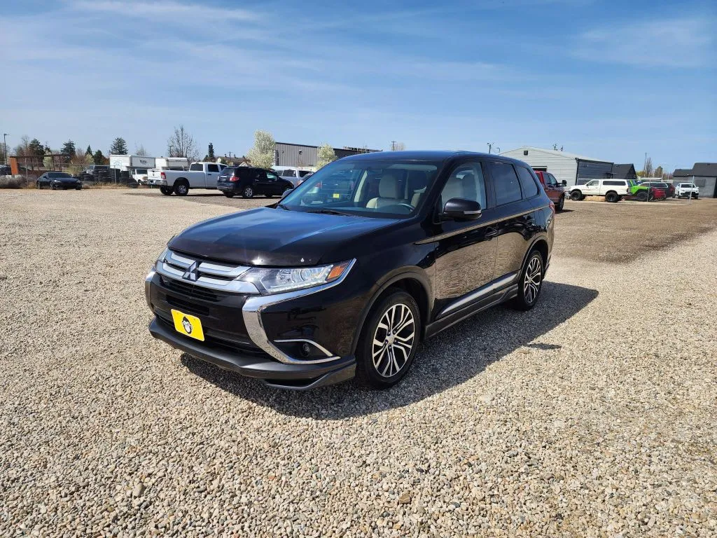 Used 2018 Mitsubishi Outlander SE Sport Utility 4D for sale in Boise ...