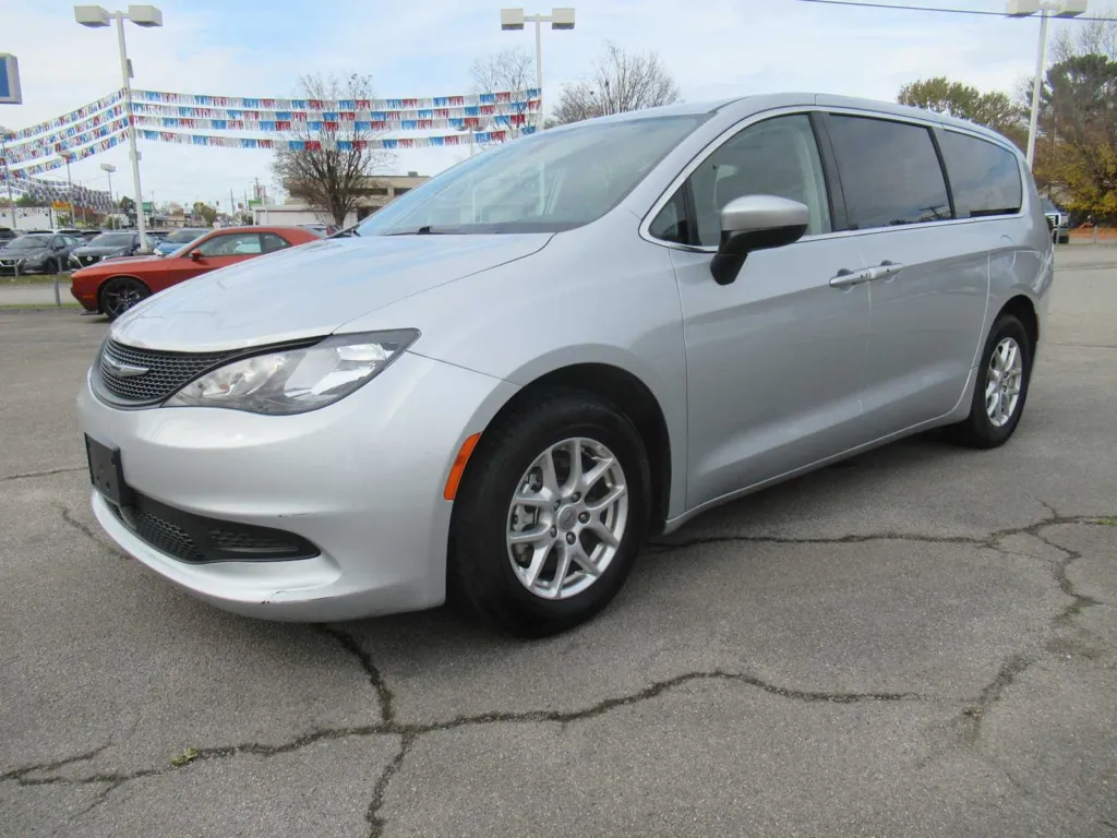 Used 2022 Chrysler Voyager LX for sale in Jefferson City, TN at Farris ...