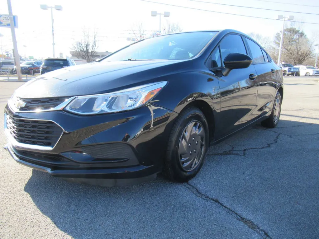 Used 2018 Chevrolet Cruze LS for sale in Jefferson City, TN at Farris ...