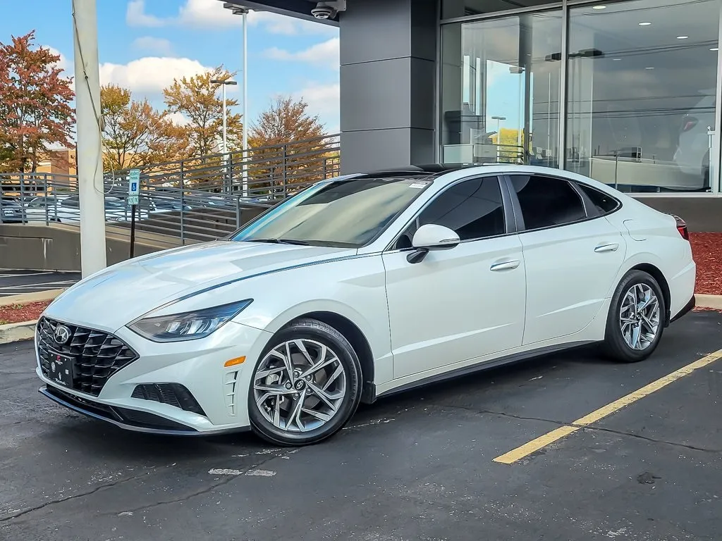 Used 2021 Hyundai Sonata SEL for sale in Naperville, IL at Gravity ...