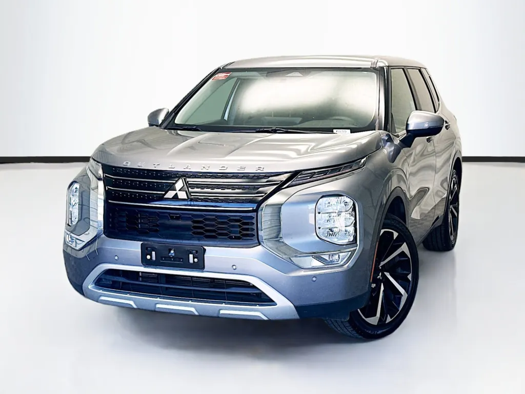 Used 2023 Mitsubishi Outlander SE for sale in Montclair, CA at STG Auto ...
