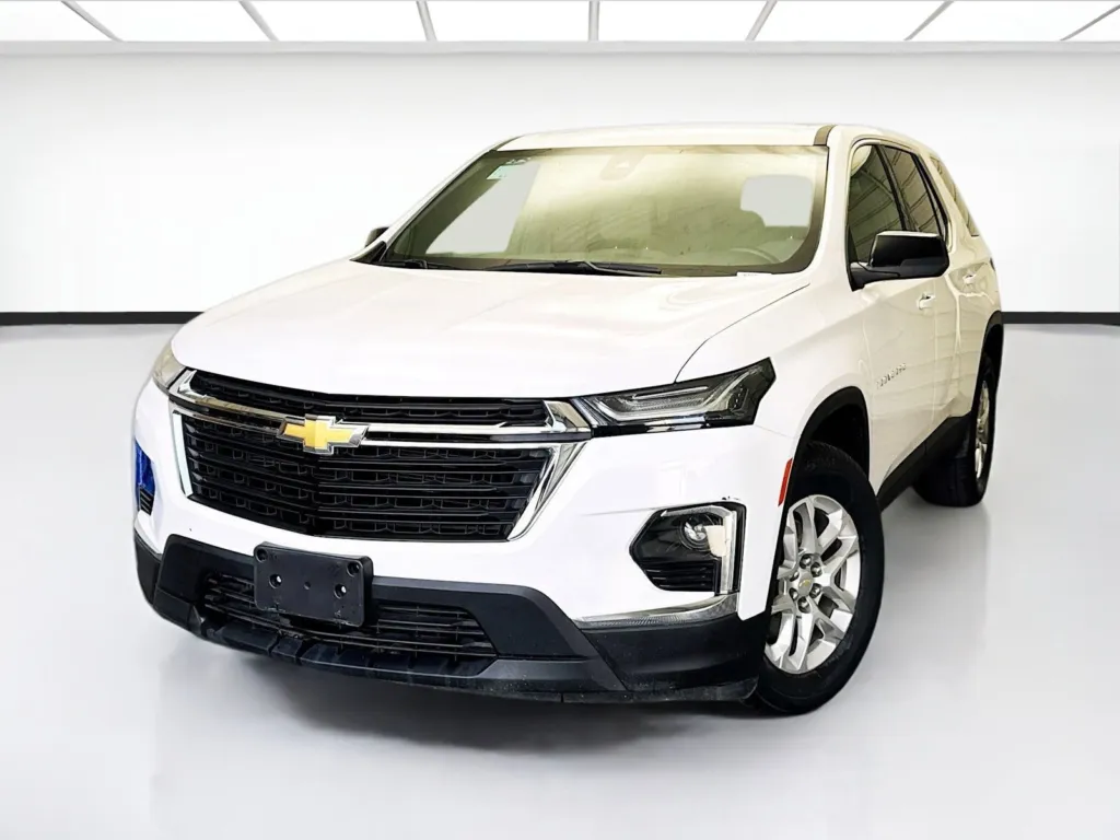 Used 2023 Chevrolet Traverse LS for sale in Bellflower, CA | VIN ...