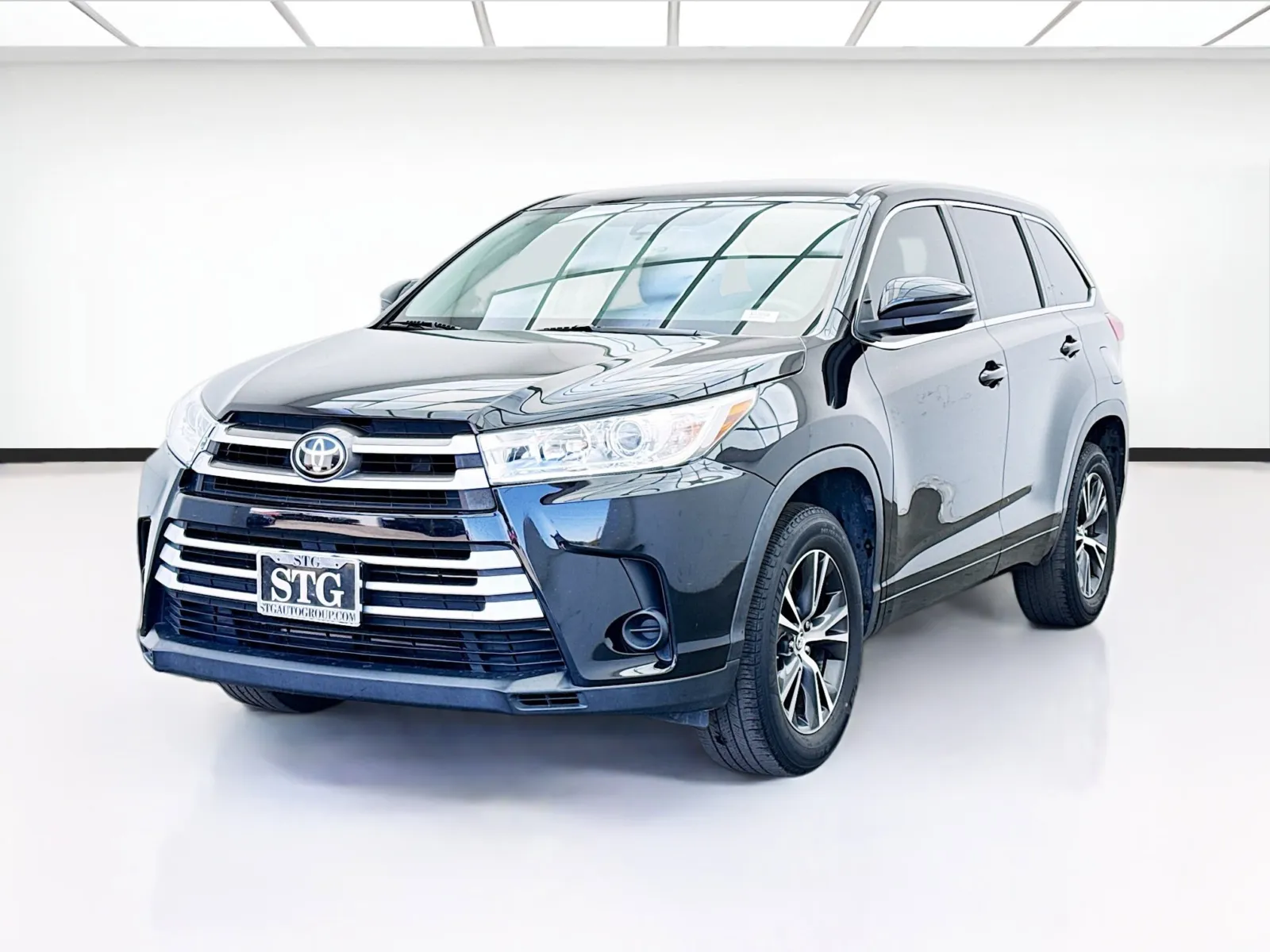Used 2018 Toyota Highlander LE for sale in Bellflower, CA at STG Auto ...