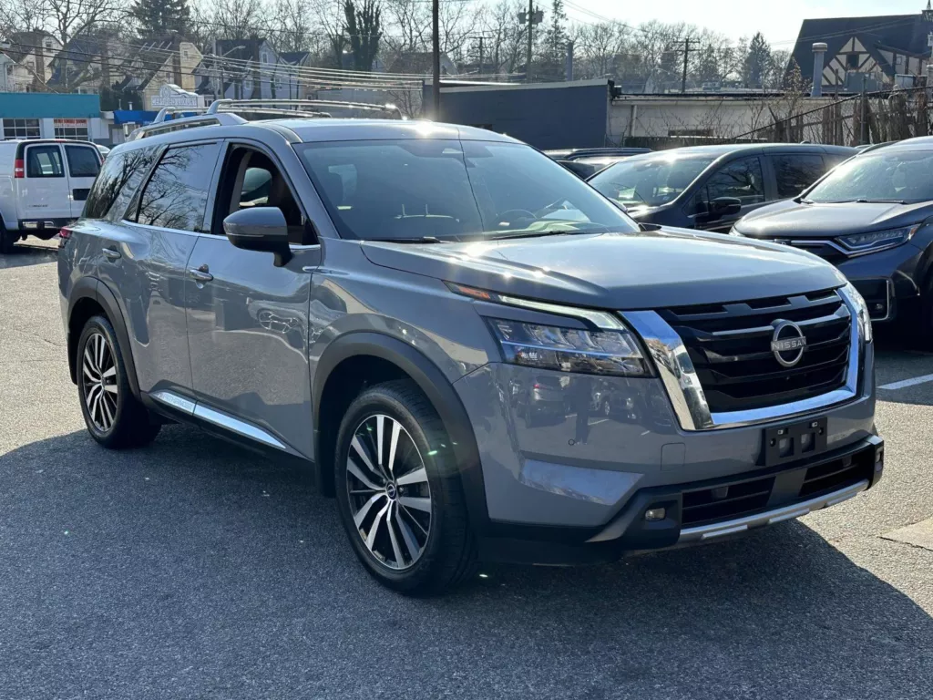 Used 2023 Nissan Pathfinder Platinum for sale in Great Neck, NY at ...