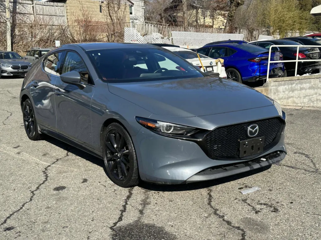 Used 2019 Mazda Mazda3 Hatchback w/Premium Pkg for sale in Great Neck ...