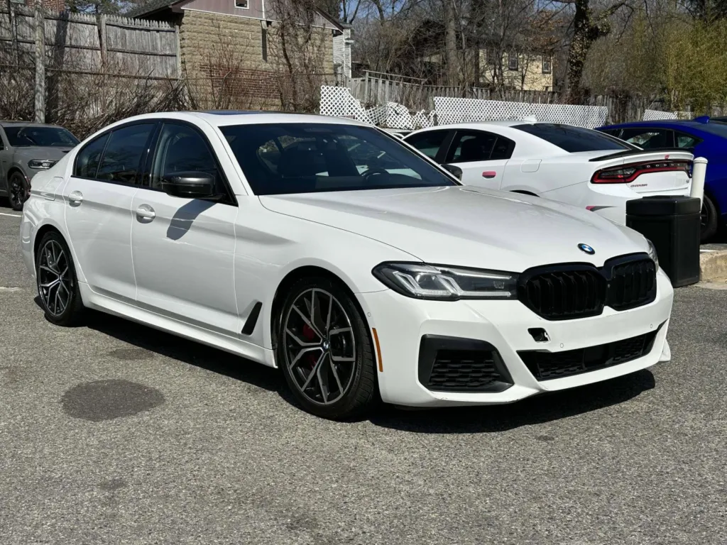 Used 2021 BMW 5 Series M550i xDrive for sale in Great Neck, NY at ...