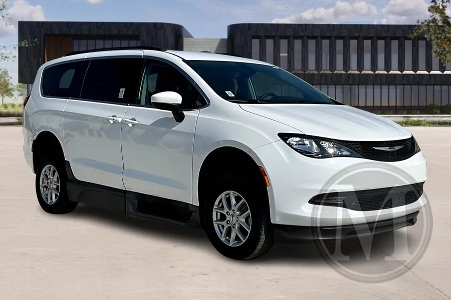 Used 2021 Braun Minivan for sale in Kansas City, MO at Master's Motors ...